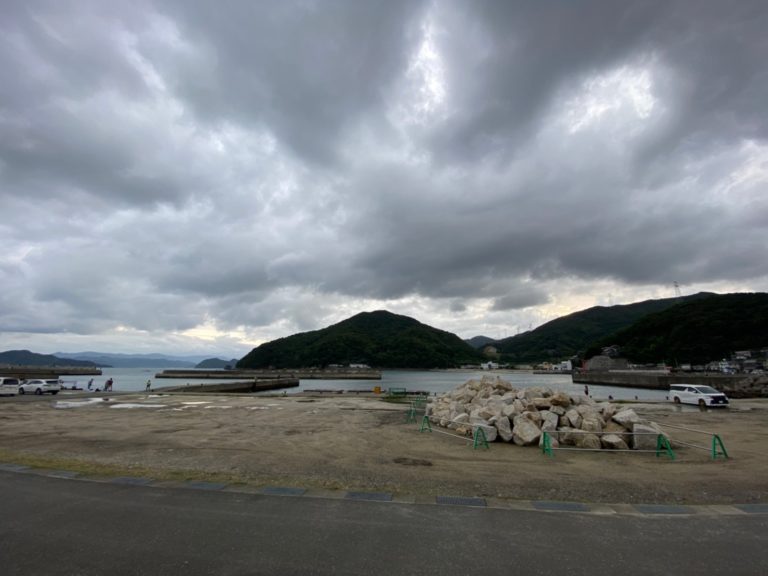 【和歌山県由良町】『衣奈漁港：えなぎょこう』の海釣りガイド（釣れる魚・駐車場・トイレ）｜和歌山釣りwalker